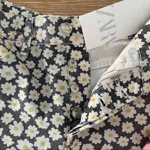 Zara | Shorts | Zara High Rise Daisy Print Shorts | Poshmark